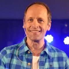 David Grea, emblématique prêtre lyonnais, va se marier - Sébastien FATH