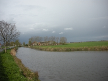 Le long des berges de l'Yser, en pays flamand - GAELLE MANN