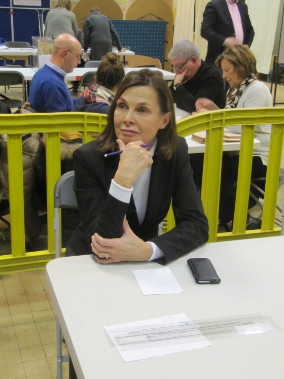 INTERVIEW D’ISABELLE DEBRE SUR LA SECTORISATION DES COLLEGES A VANVES ...