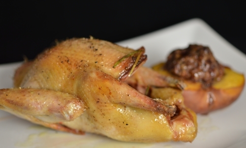 Pigeonneaux au miel et nectarines farcies : La Cocotte